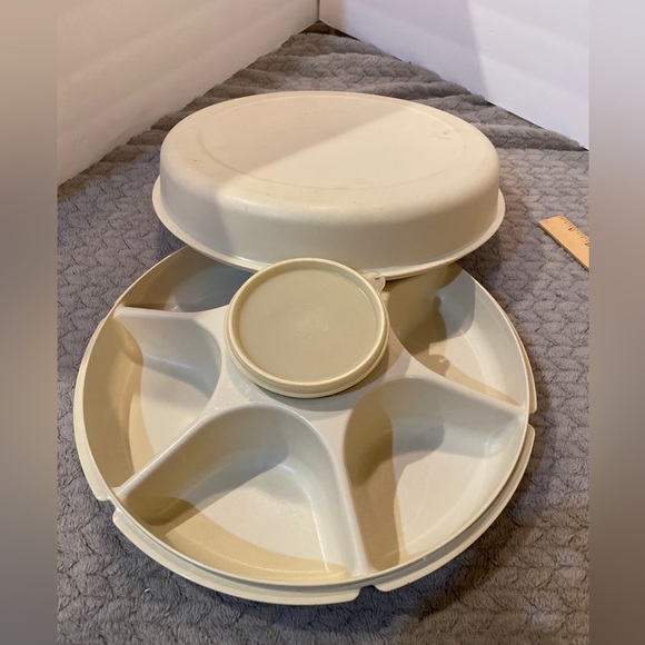 Tupperware | Kitchen | Vintage Chip N Dip Tupperware This One Has It ...